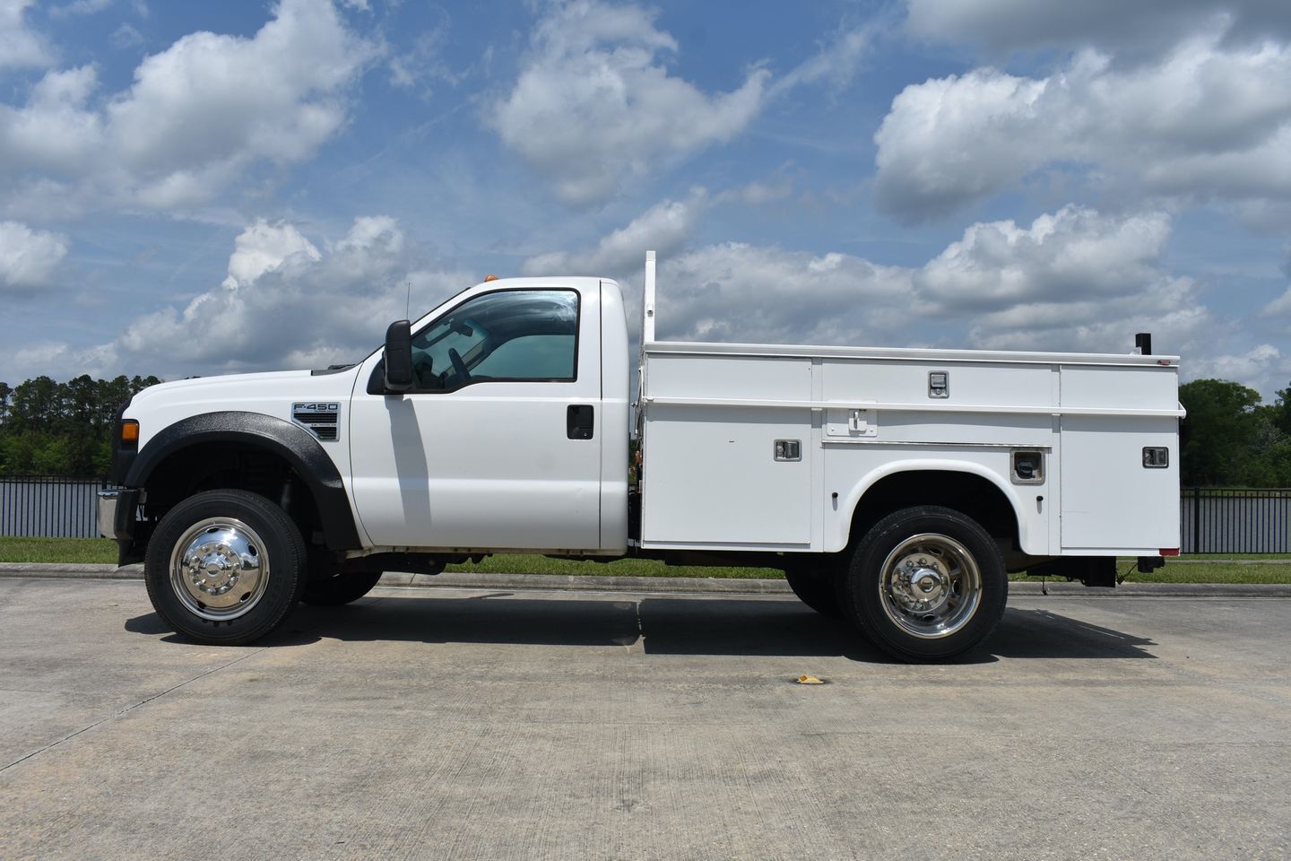 2009 Ford F-450 XL lifted [service body] for sale